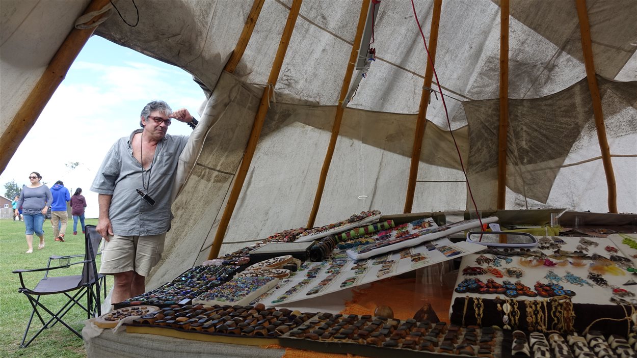 Photoreportage sur le 32e Festival Innu Nikamu, à Maliotenam | Radio-Canada