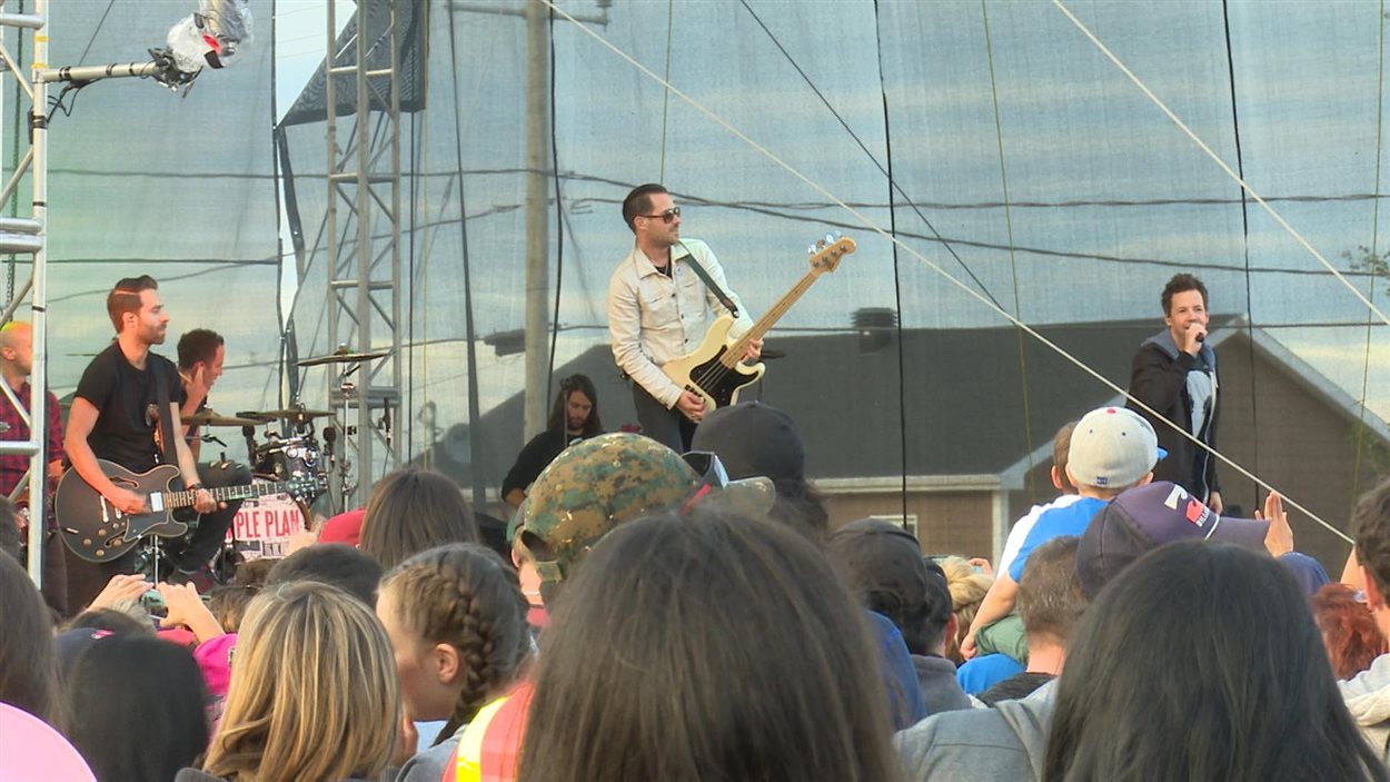 Simple Plan a comblé toutes les attentes au 32e festival Innu Nikamu ...