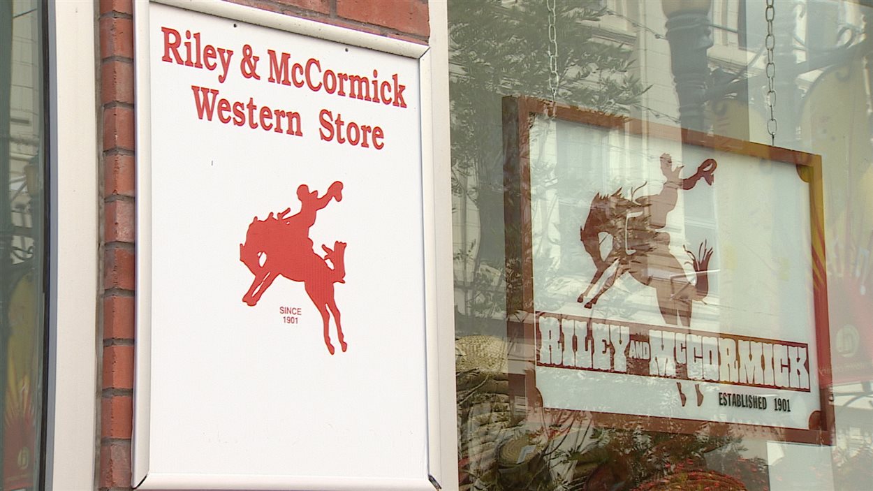 Un magasin western centenaire plie boutique à Calgary | Radio-Canada