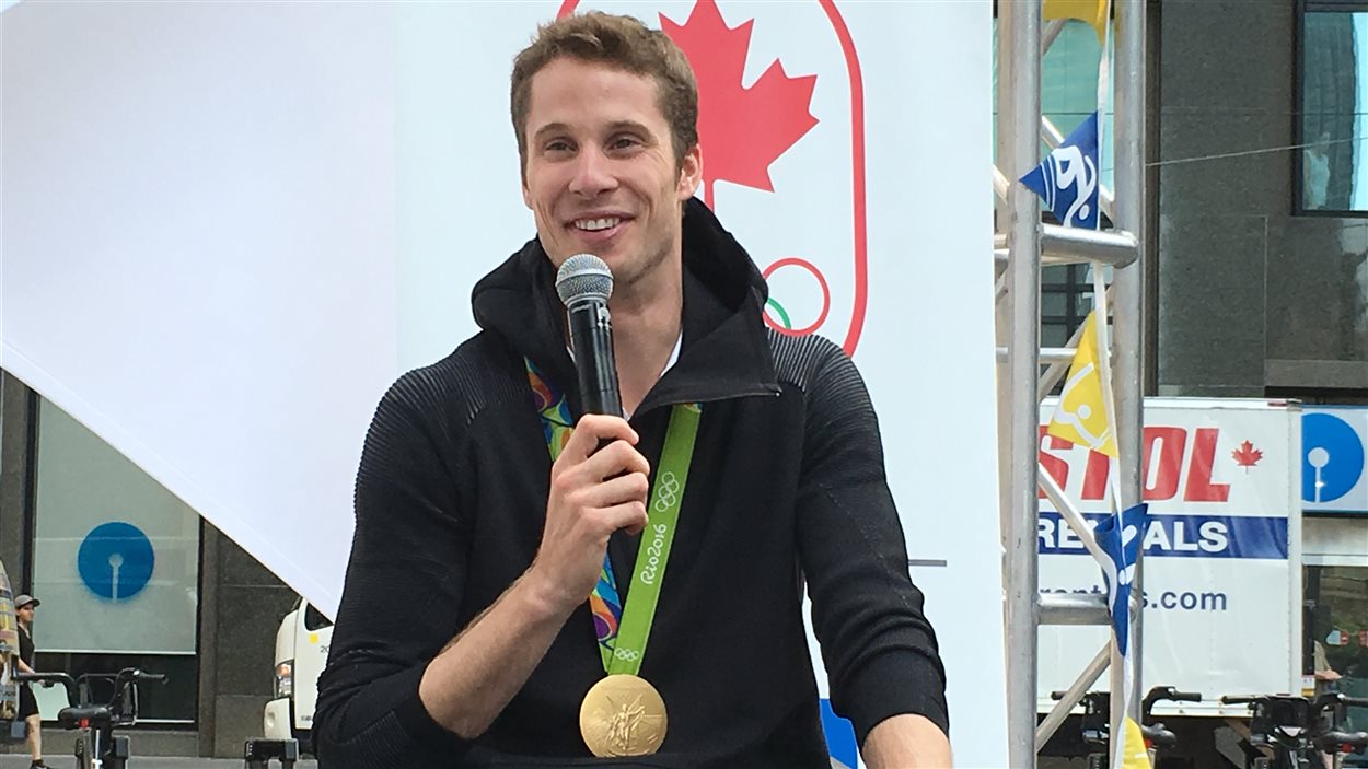 5 questions pour le médaillé olympique Derek Drouin | Radio-Canada