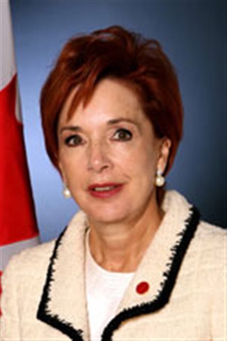 Commentaire anti-piste cyclable : la sénatrice Nicole Eaton supprime ...