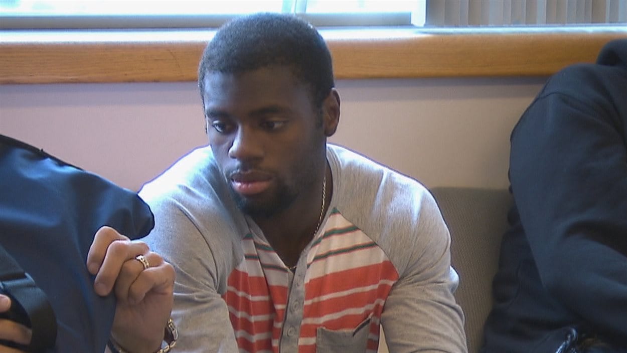 Des conditions moins strictes pour Alex Pagé | Radio-Canada