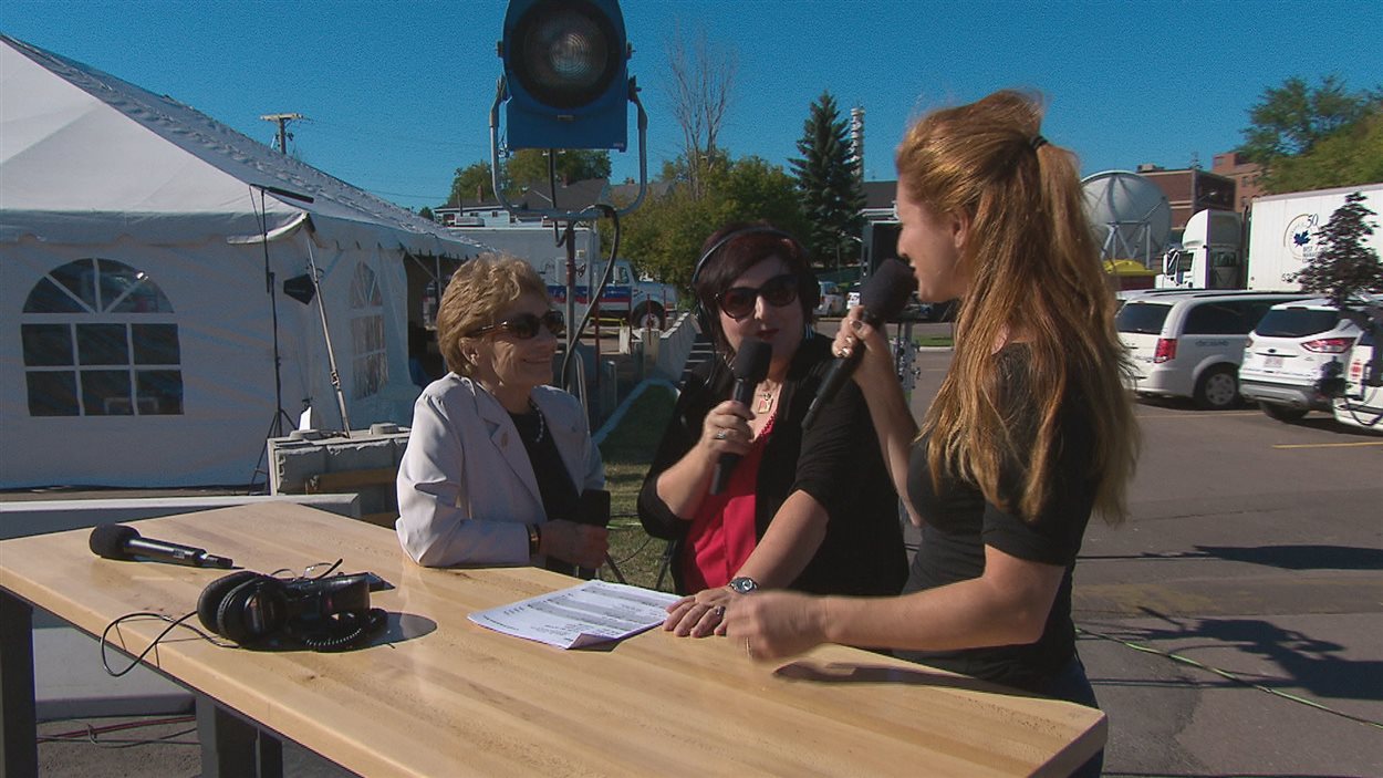 800 personnes aux portes ouvertes de Radio-Canada Acadie | Radio-Canada