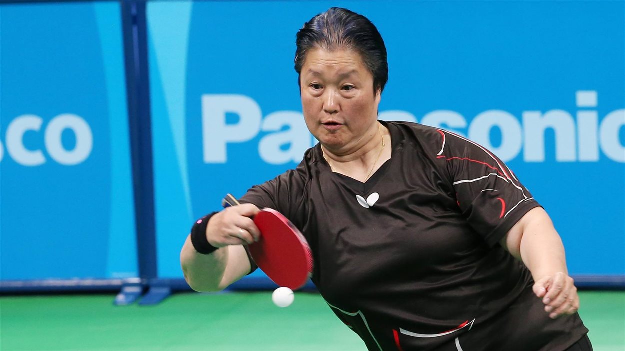 Stephanie Chan au pied du podium en paratennis de table | Radio-Canada
