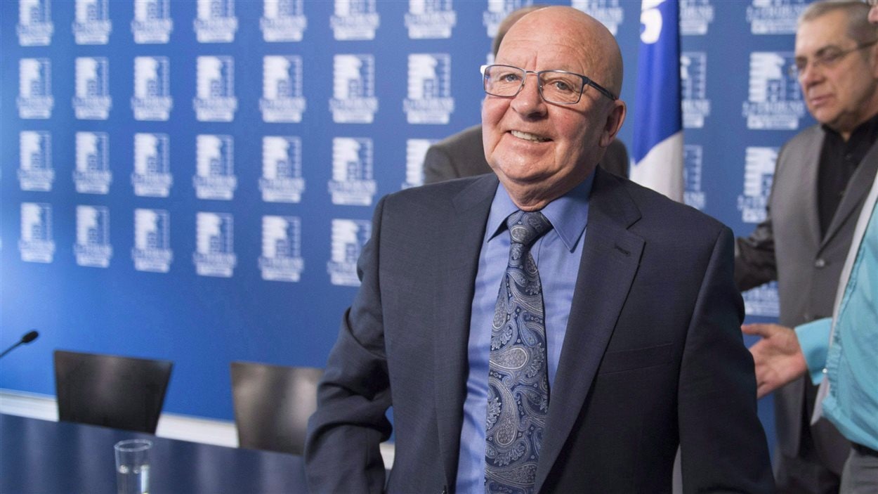 Uber : Lessard ouvre la porte au dédommagement des chauffeurs de taxi ...