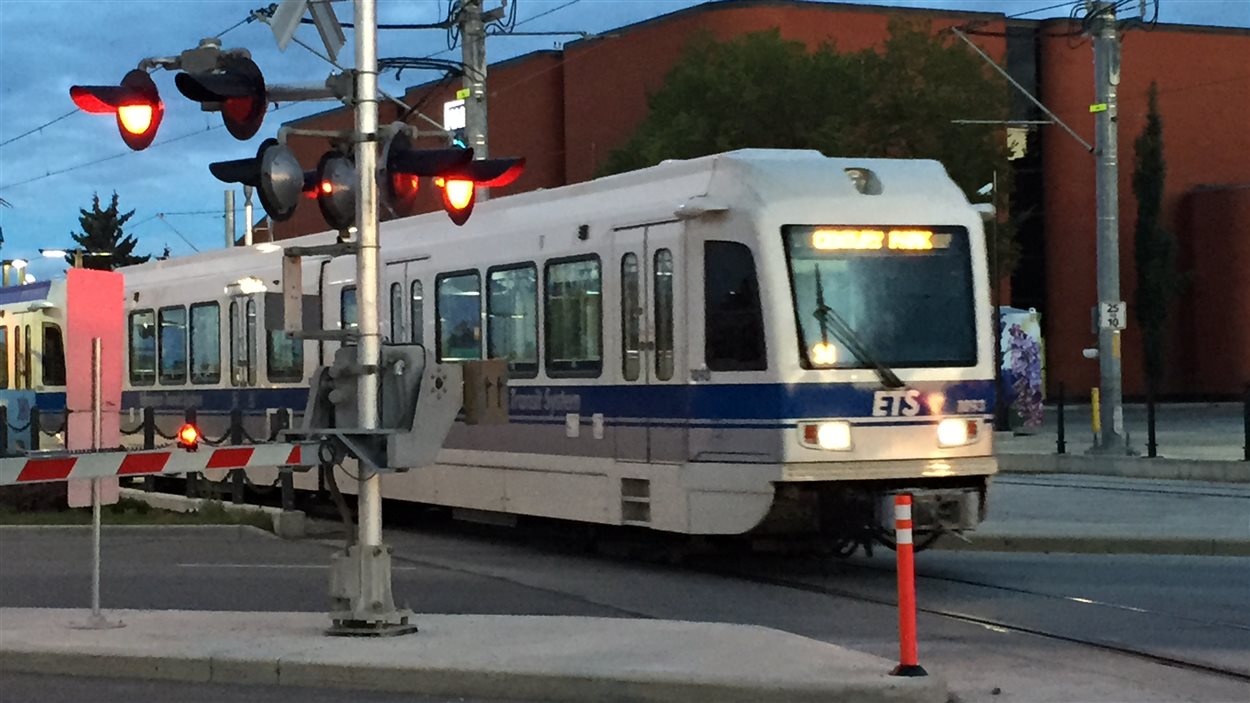 La Ligne Metro suspendue à Edmonton | Radio-Canada