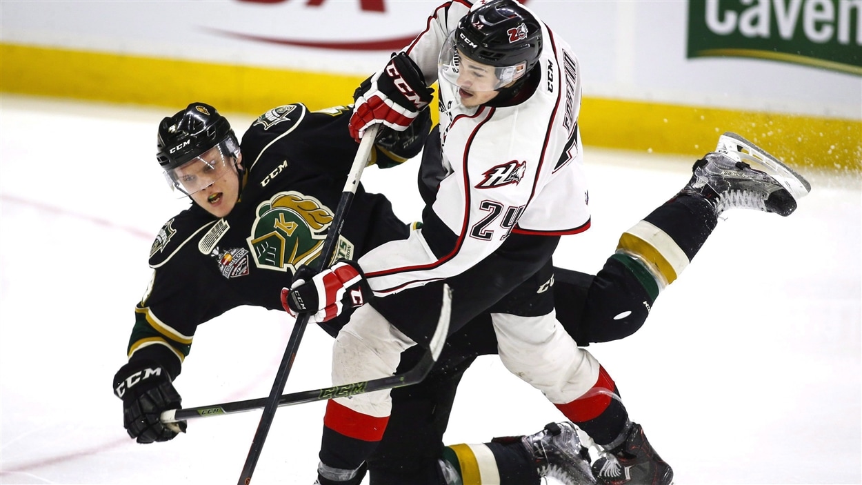 Les Blackhawks s'entendent avec l'attaquant québécois Alexandre Fortin ...