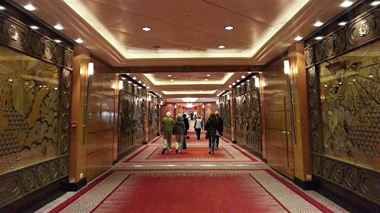 Le Queen Mary 2 de passage à Québec | Radio-Canada