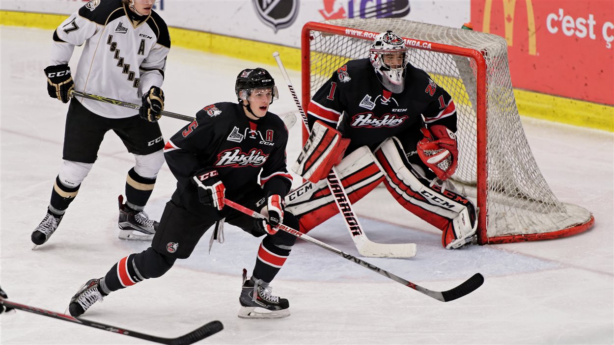 Samuel Harvey des Huskies obtient la première étoile de la semaine dans ...