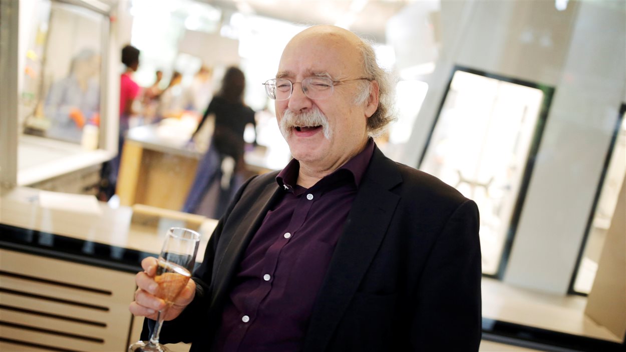 Le Nobel de physique à trois Britanniques pour avoir percé certains ...