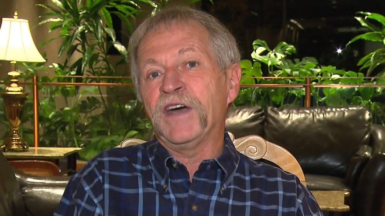 José Bové s'explique sur sa présence au Canada | Info | Radio-Canada