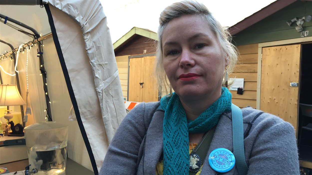 Une tente d’injection supervisée aide les toxicomanes du Downtown ...