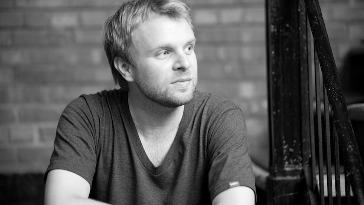 L'image émouvante d'une migrante captée par le photographe Michel ...