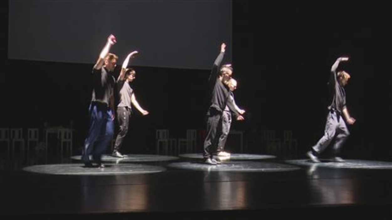 Danser la langue des signes, en première mondiale à Rimouski | Radio-Canada