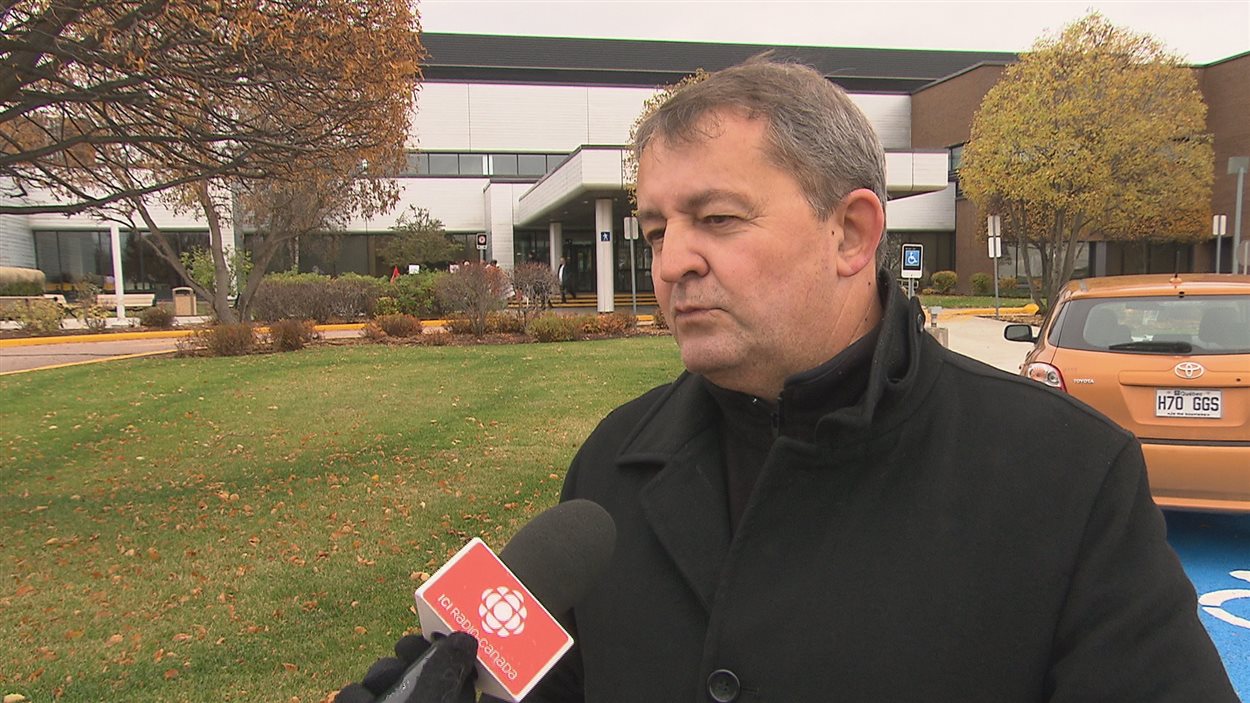 Des employés fédéraux dénoncent les ratés du système de paye Phénix ...