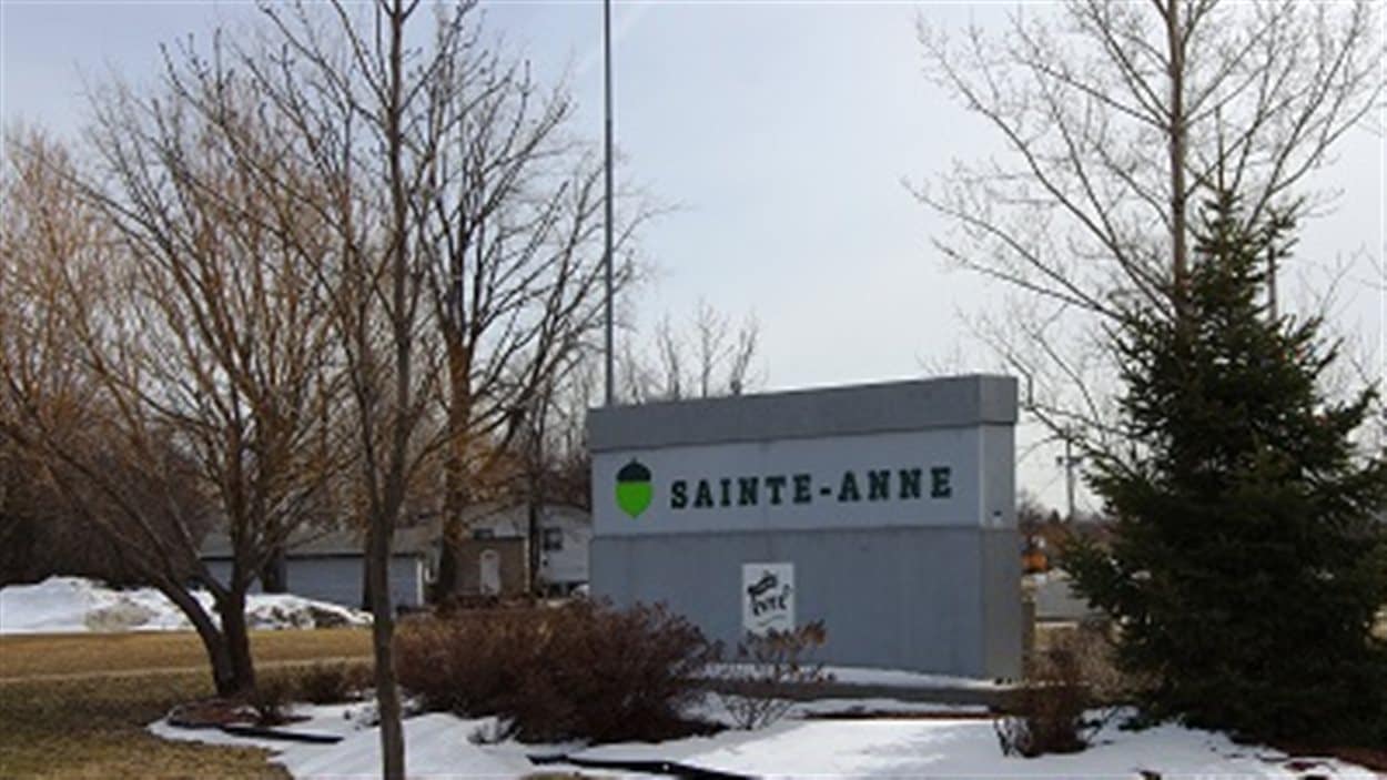 La Ville de Sainte-Anne cherche un nouveau directeur général | Radio-Canada