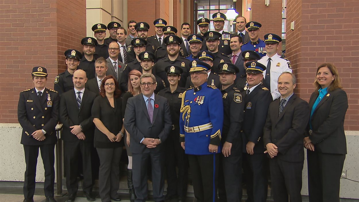 35 policiers de Québec honorés | Radio-Canada