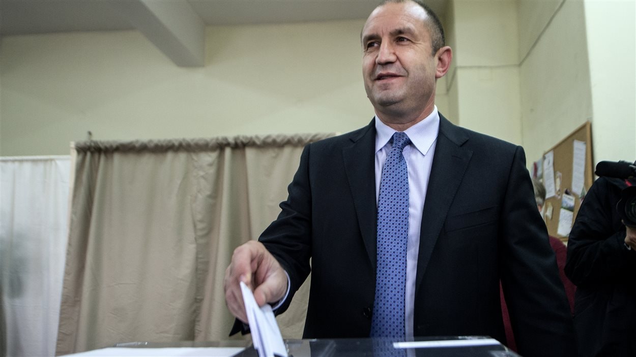 Un socialiste en tête du 1er tour à la présidentielle bulgare | Radio ...