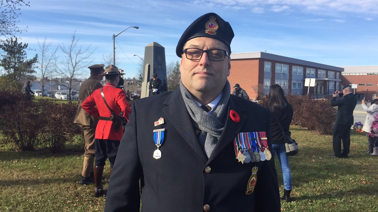 Cérémonie à Rouyn-Noranda pour le jour du Souvenir | Radio-Canada