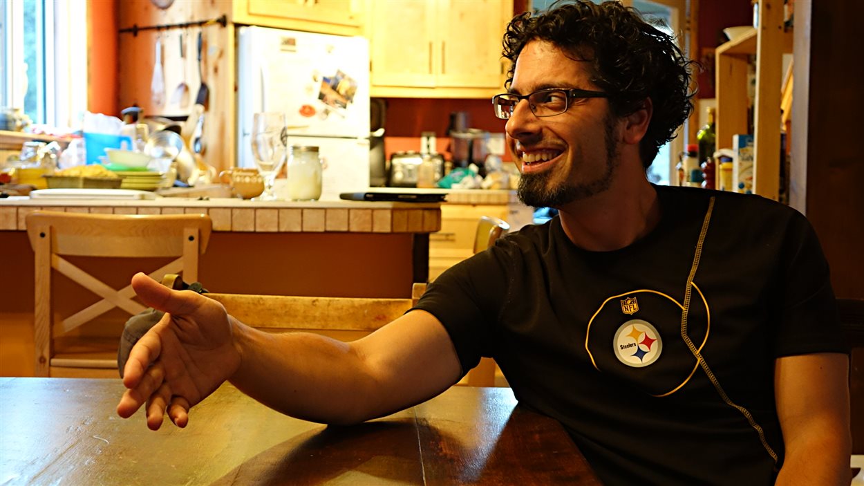 Vivre sans téléphone cellulaire | Radio-Canada