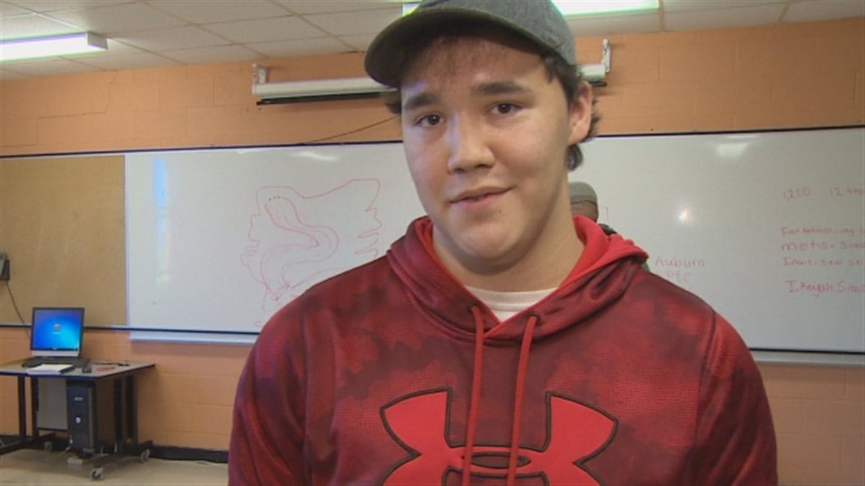 Des centaines de coquelicots pour honorer les vétérans autochtones ...