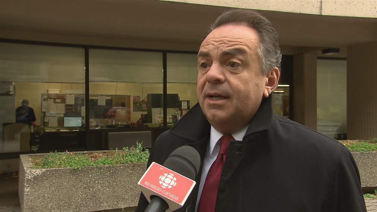 Des milliers de travailleurs au noir dans l'aide à domicile? | Radio-Canada