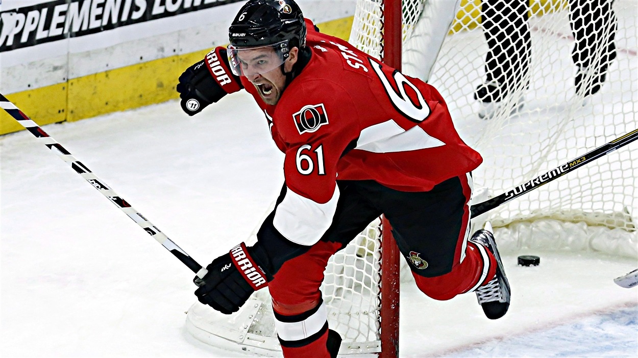 Deux buts tardifs donnent la victoire aux Sénateurs | Radio-Canada
