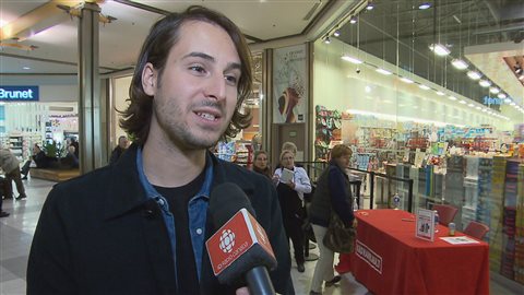 Une touche de Leonard Cohen sur le 3e album de Bobby Bazini | Radio-Canada