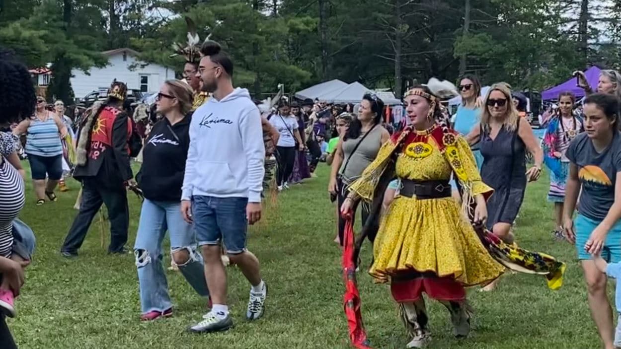 [Reportaje] Familia de artesanos Kichwa Otavalo del Ecuador en Pow Wow ...
