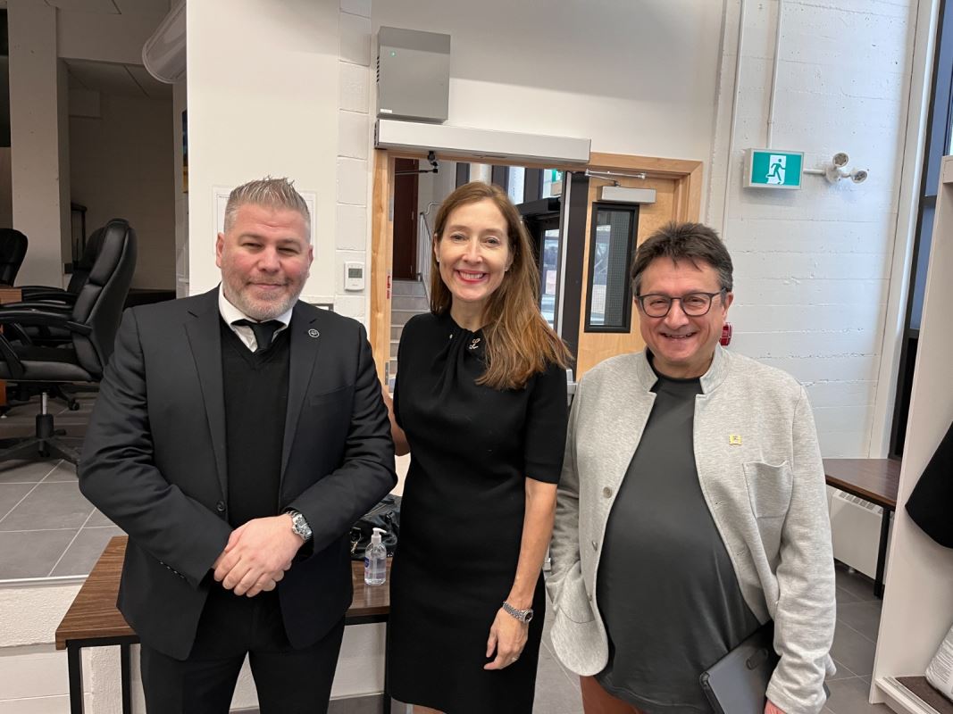 France Margaret Bélanger honorée à Matane | Radio-Canada