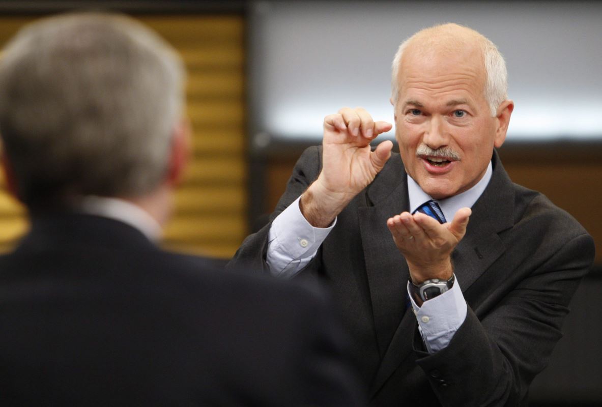 Débat : pas de K.-O., mais le conservateur domine | Radio-Canada