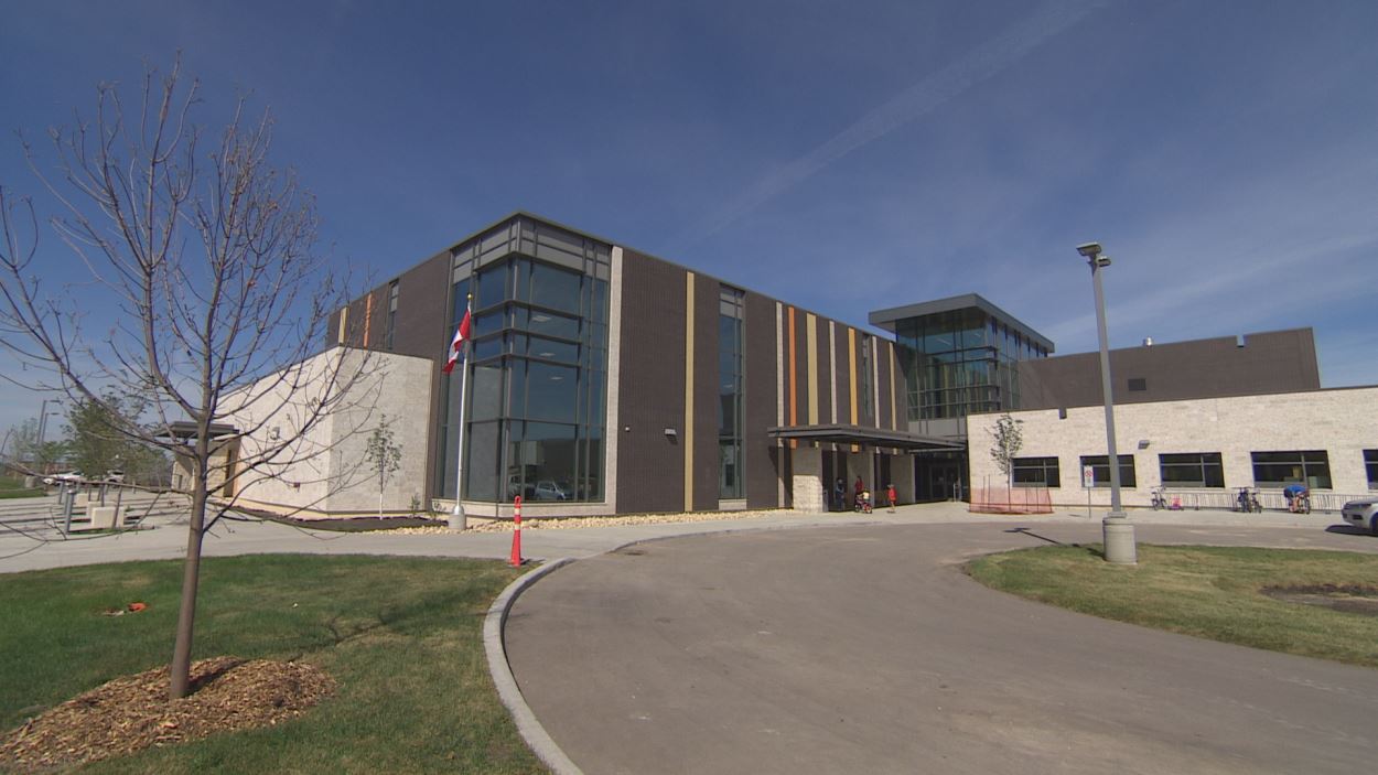 Une école avec des concepts modernes pour la Division scolaire Louis ...